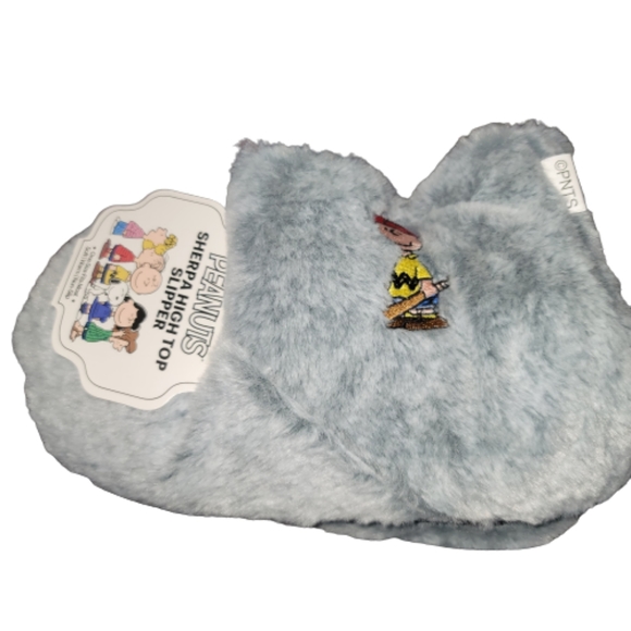 Peanuts | Shoes | Peanuts Sherpa High Top Slippers One Size Fits Most ...